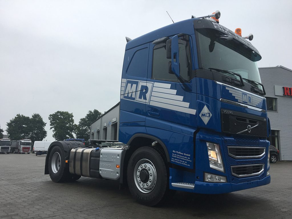 Neufahrzeugauslieferung Rix, Volvo FH X-Track Vollluftfederung – Uhl ...