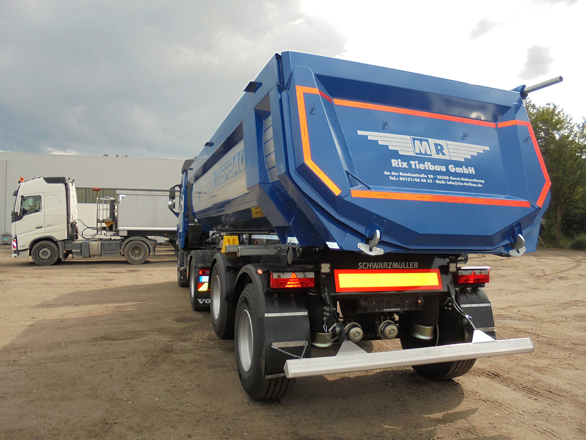 Auslieferung Schwarzmüller Mulde an Rix Tiefbau – Uhl Trucks Blog