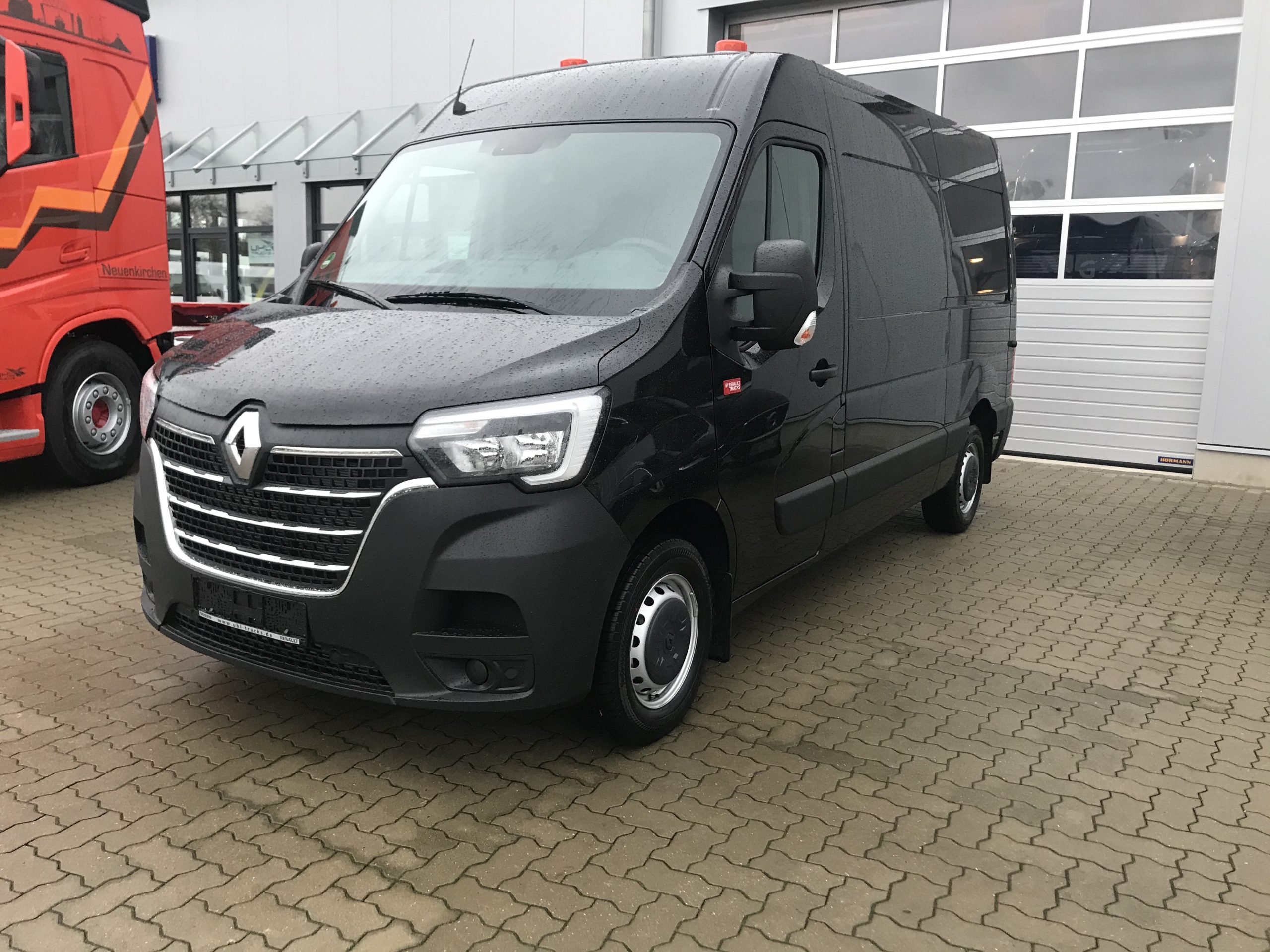 Neufahrzeug Frank Rohde, Renault Master Red Edition – Uhl Trucks Blog
