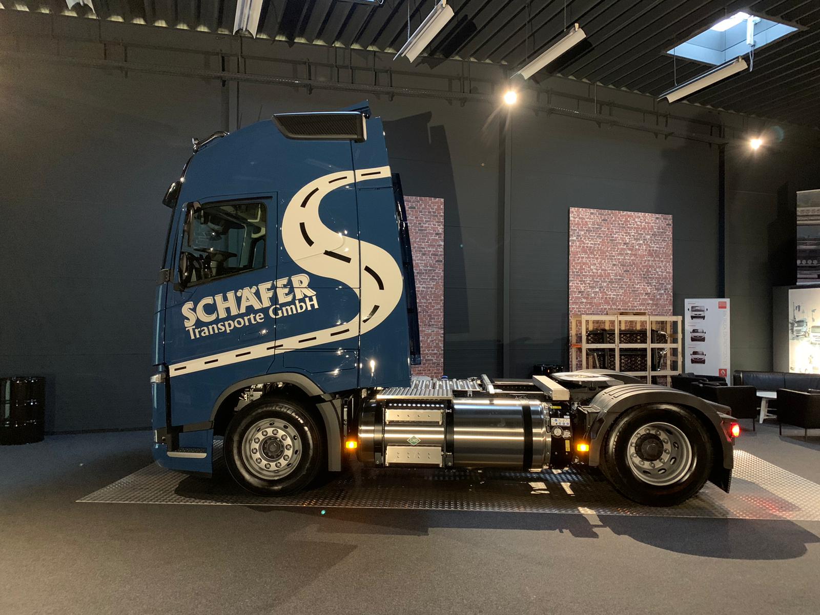 Neufahrzeuge Schäfer Transporte GmbH, #1+2/3 Volvo FH LNG – Uhl Trucks Blog