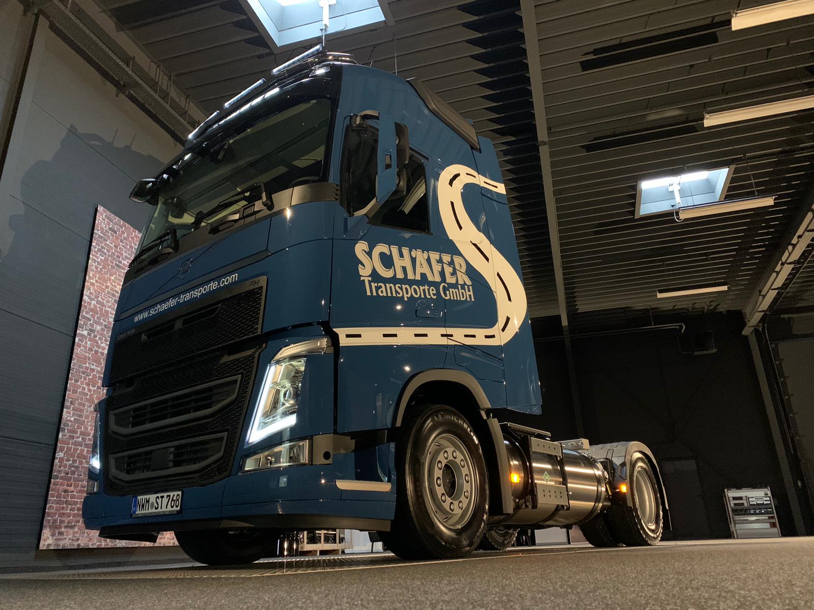 Neufahrzeuge Schäfer Transporte GmbH, #1+2/3 Volvo FH LNG – Uhl Trucks Blog